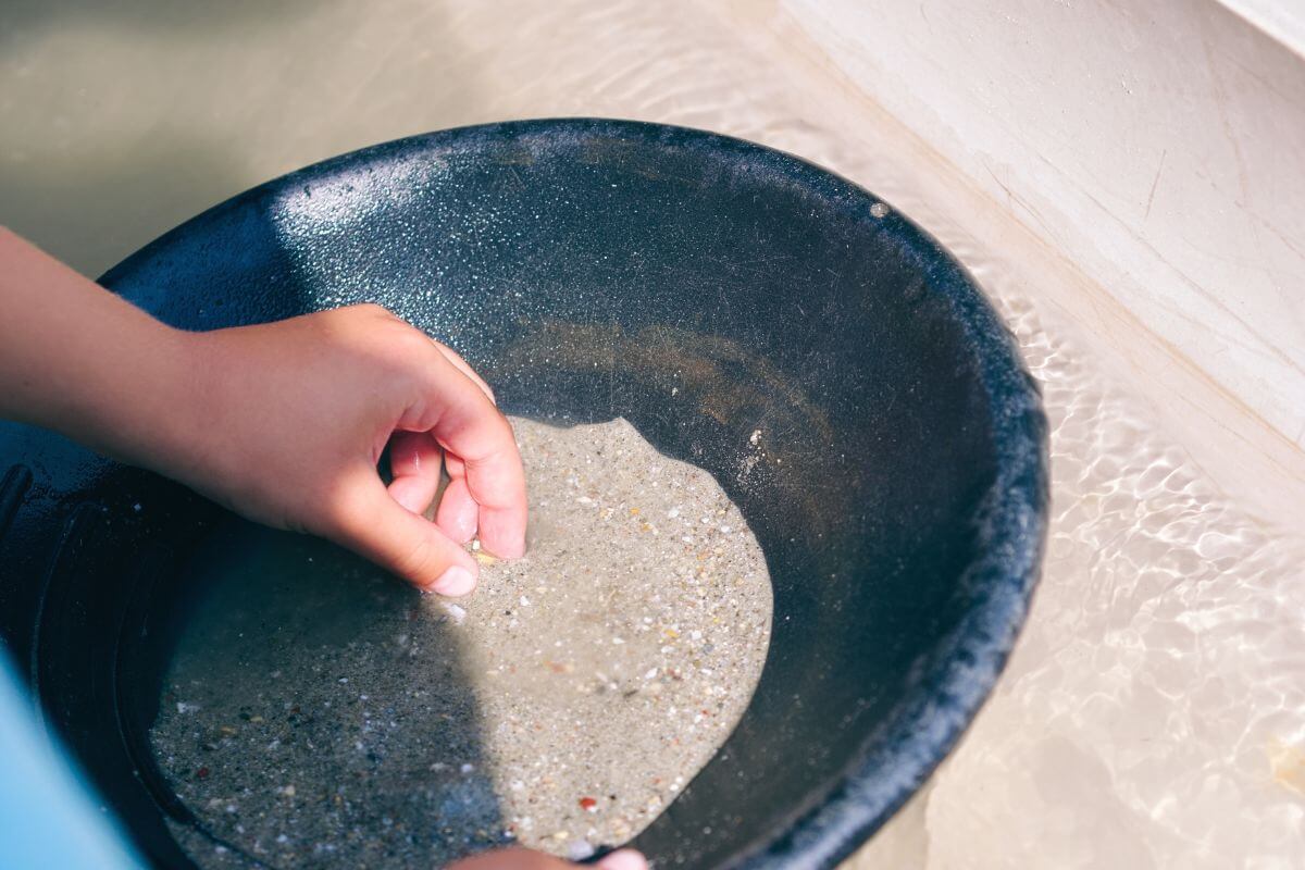 Complete Guide to Montana Gold Panning Laws - Pocket Montana
